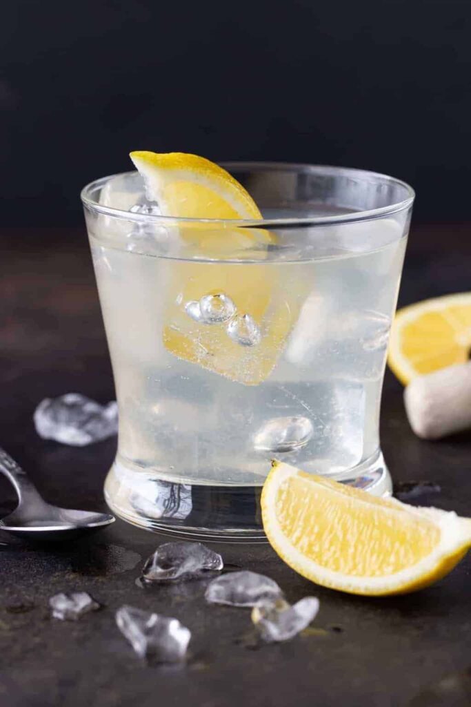 Healthiest Alcoholic Drinks, Straight From Dietitians