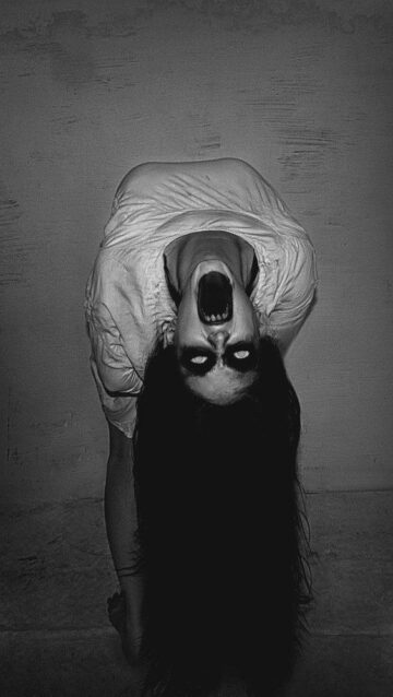 20 Creepy Pictures That'll Chill You to the Bone