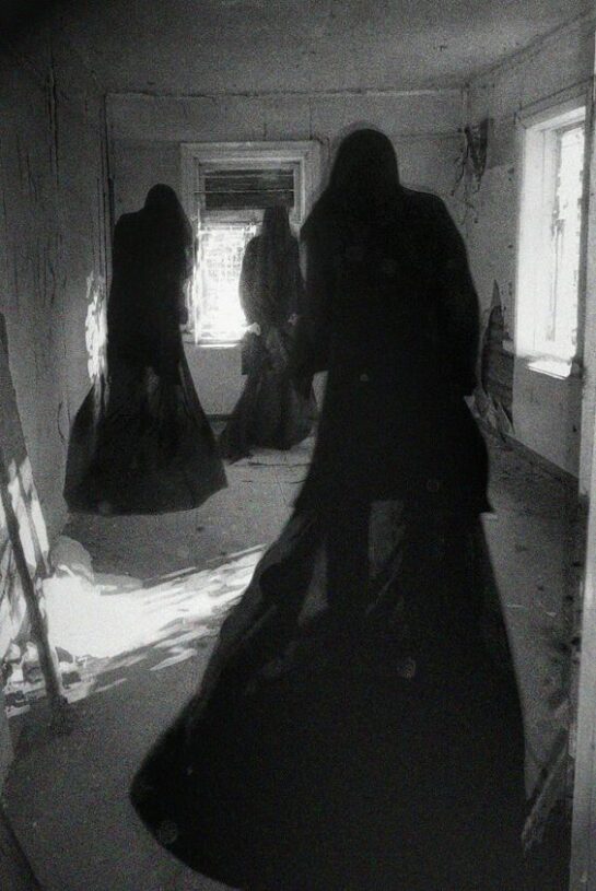 20 Creepy Pictures That'll Chill You to the Bone