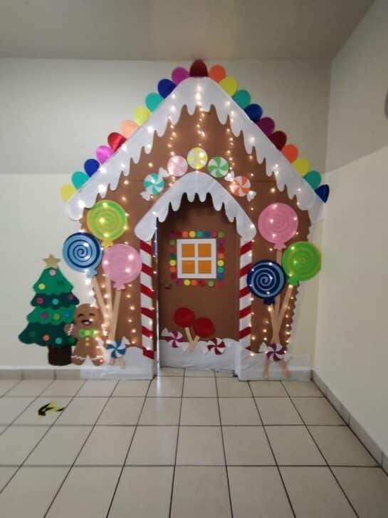 Creative Christmas Door Decoration Ideas to Spread Holiday Cheer