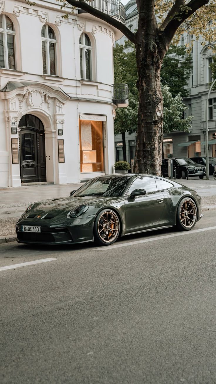 Driving Excellence: The Modern Car Porsche Experience