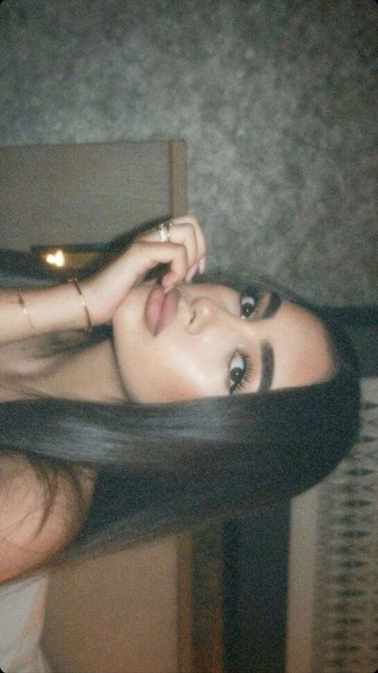 Selfie Poses Instagram That Will Make You Look Like A Celebrity