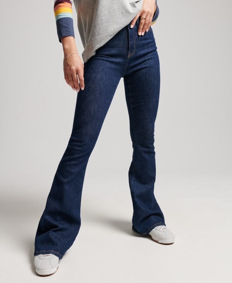 The most flattering jeans for a column body shapes